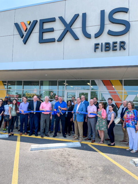 Vexus Fiber Holds Ribbon Cutting Event for New Retail Store in Lake ...
