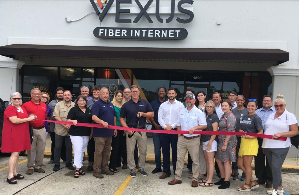 Vexus Fiber Holds Ribbon Cutting Event for New Retail Store in ...